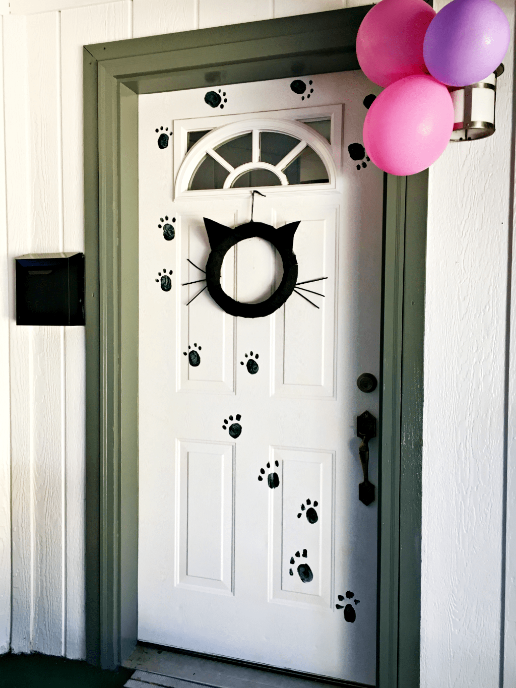 Kitty themed birthday party. How to decorate for a Cat themed party.