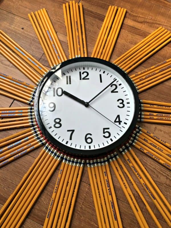 Back to School Sunburst Clock with Pencils - Crafty Little Gnome