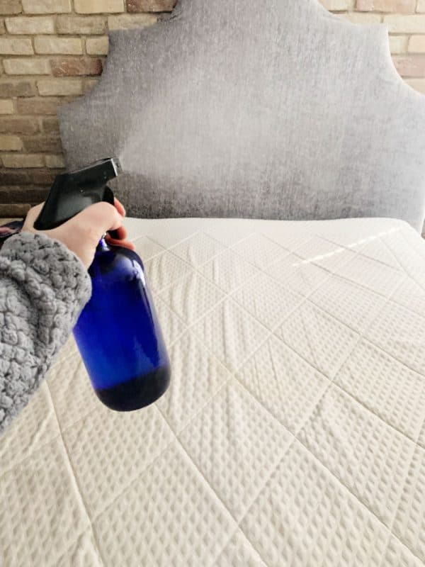 How to Clean a Mattress with Baking Soda and Vinegar - Crafty Little Gnome