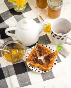 How to Make Dandelion Jam - Crafty Little Gnome