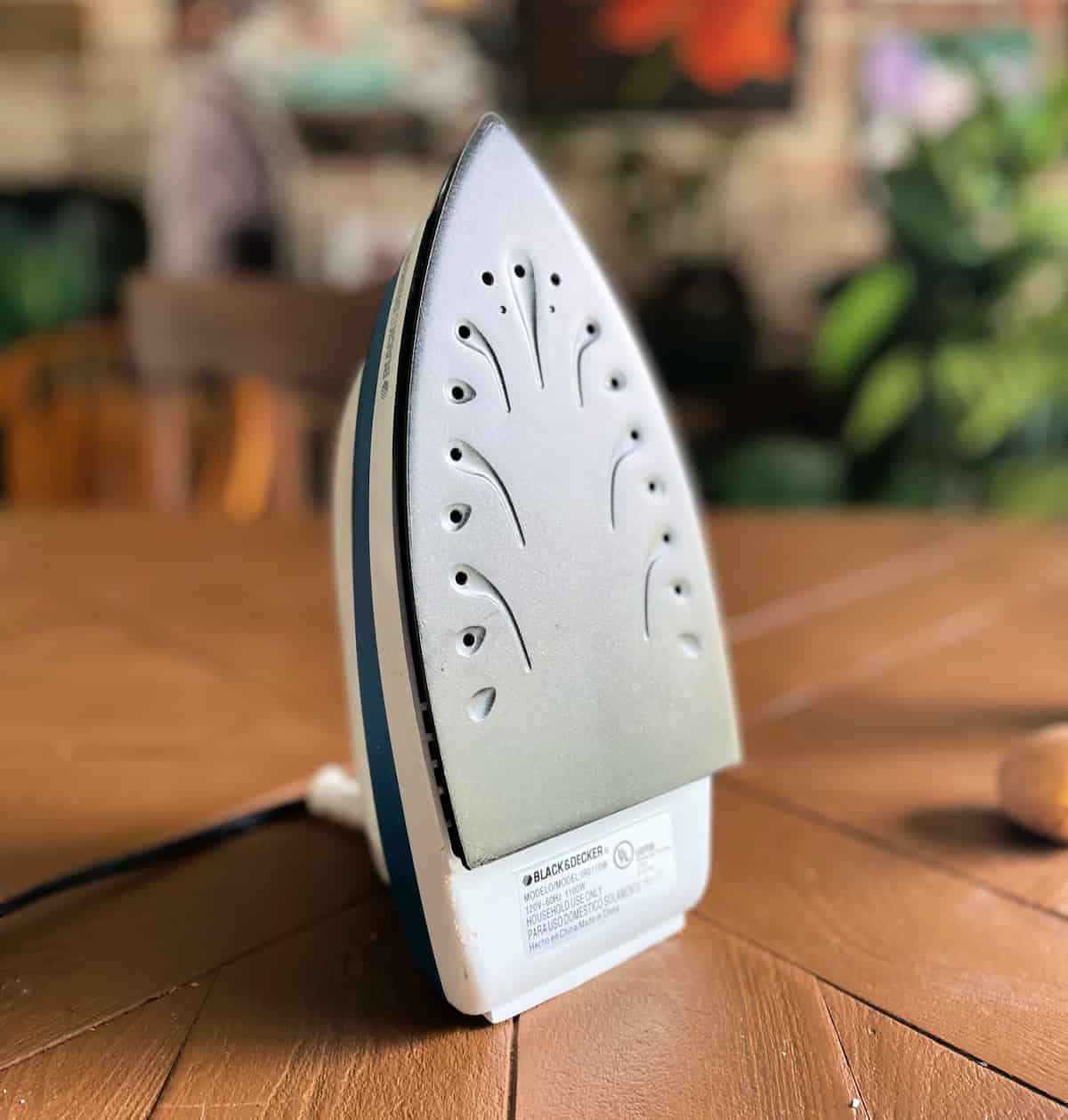 How To Clean An Iron - Crafty Little Gnome